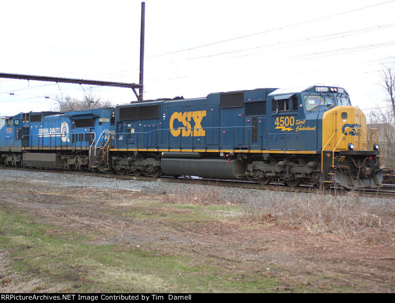 CSX 4500, 7302 on Q301